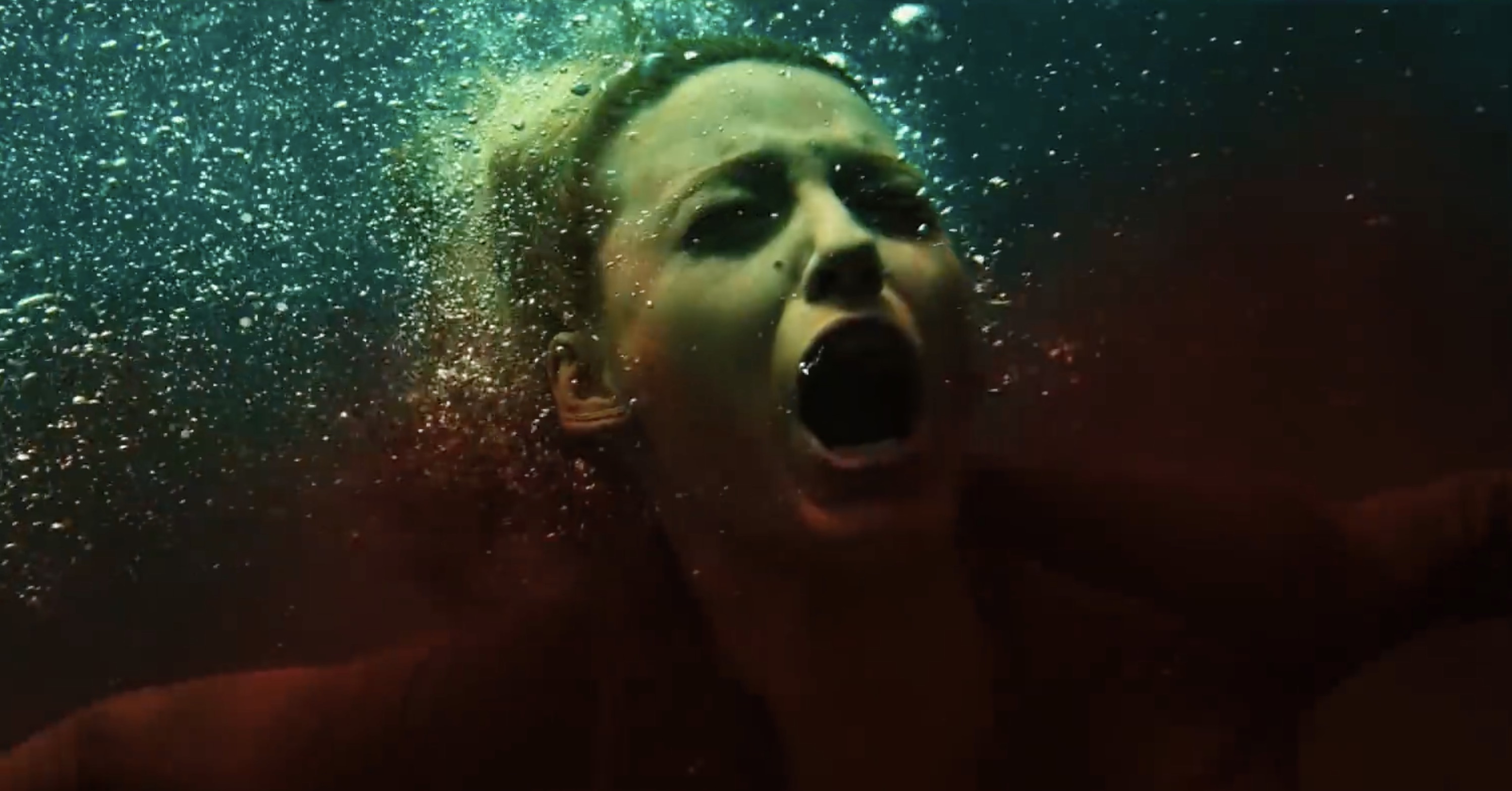 'The Shallows' Clip: Watch a Shark Attack Blake Lively! - Bloody Disgusting