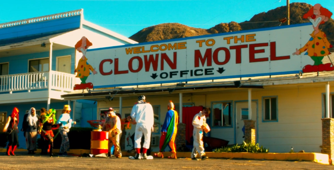 Trailer That Creepy Clown Motel Has Been Turned Into A Horror Movie